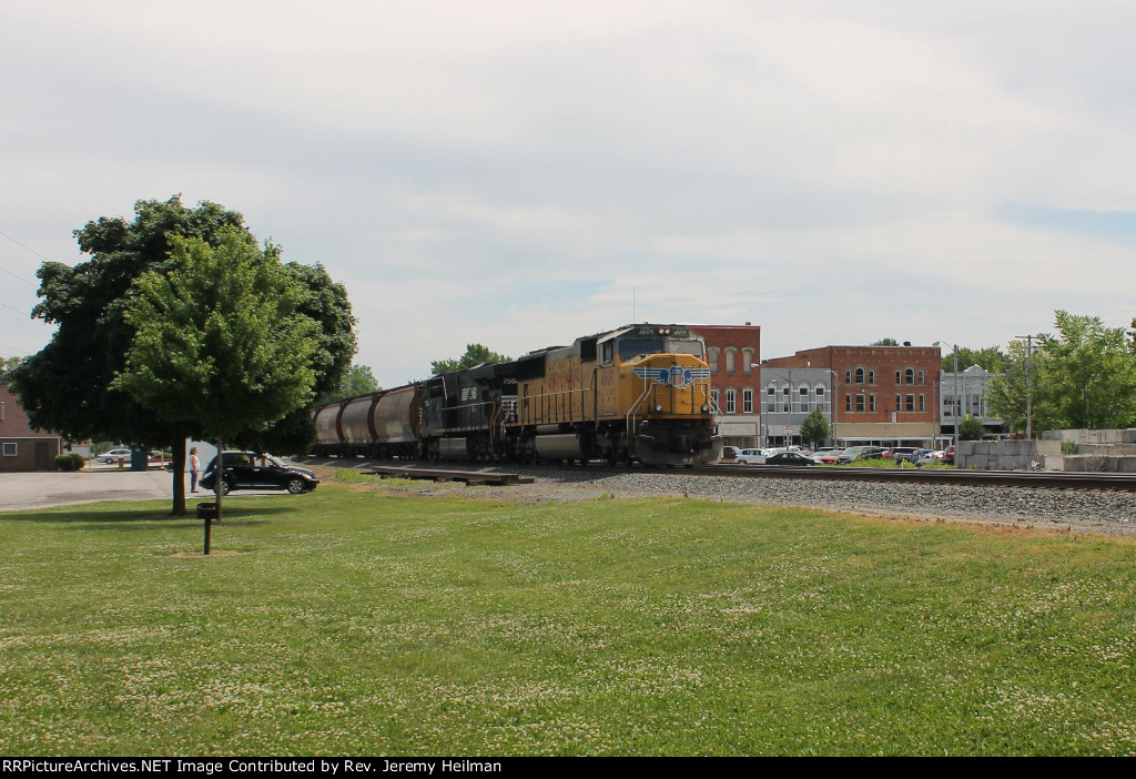 UP 4609 & NS 7564 (1)